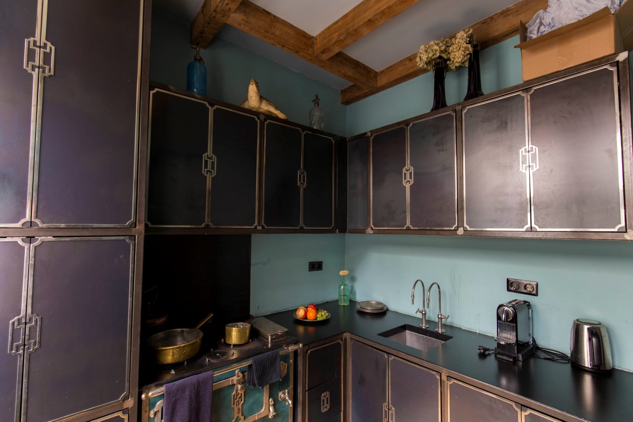 Mayer Manor in Amsterdam is a private mansion with a touch of time ...