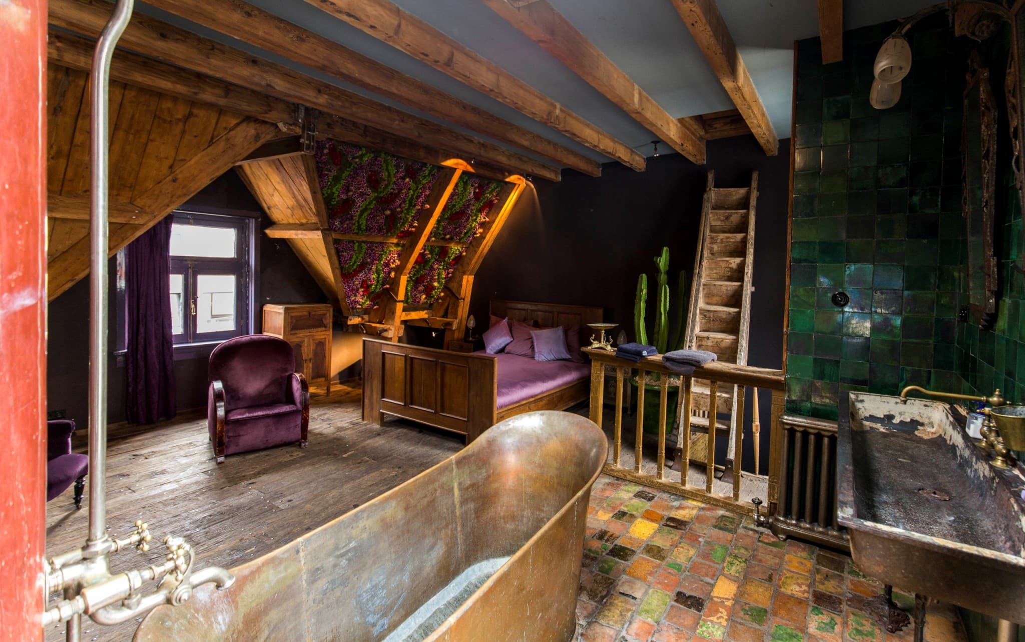 Mayer Manor in Amsterdam is a private mansion with a touch of time ...