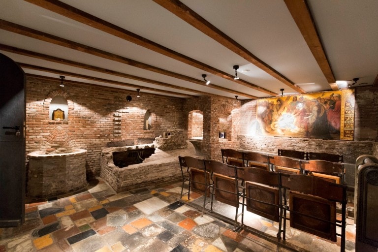 Mayer Manor in Amsterdam is a private mansion with a touch of time ...