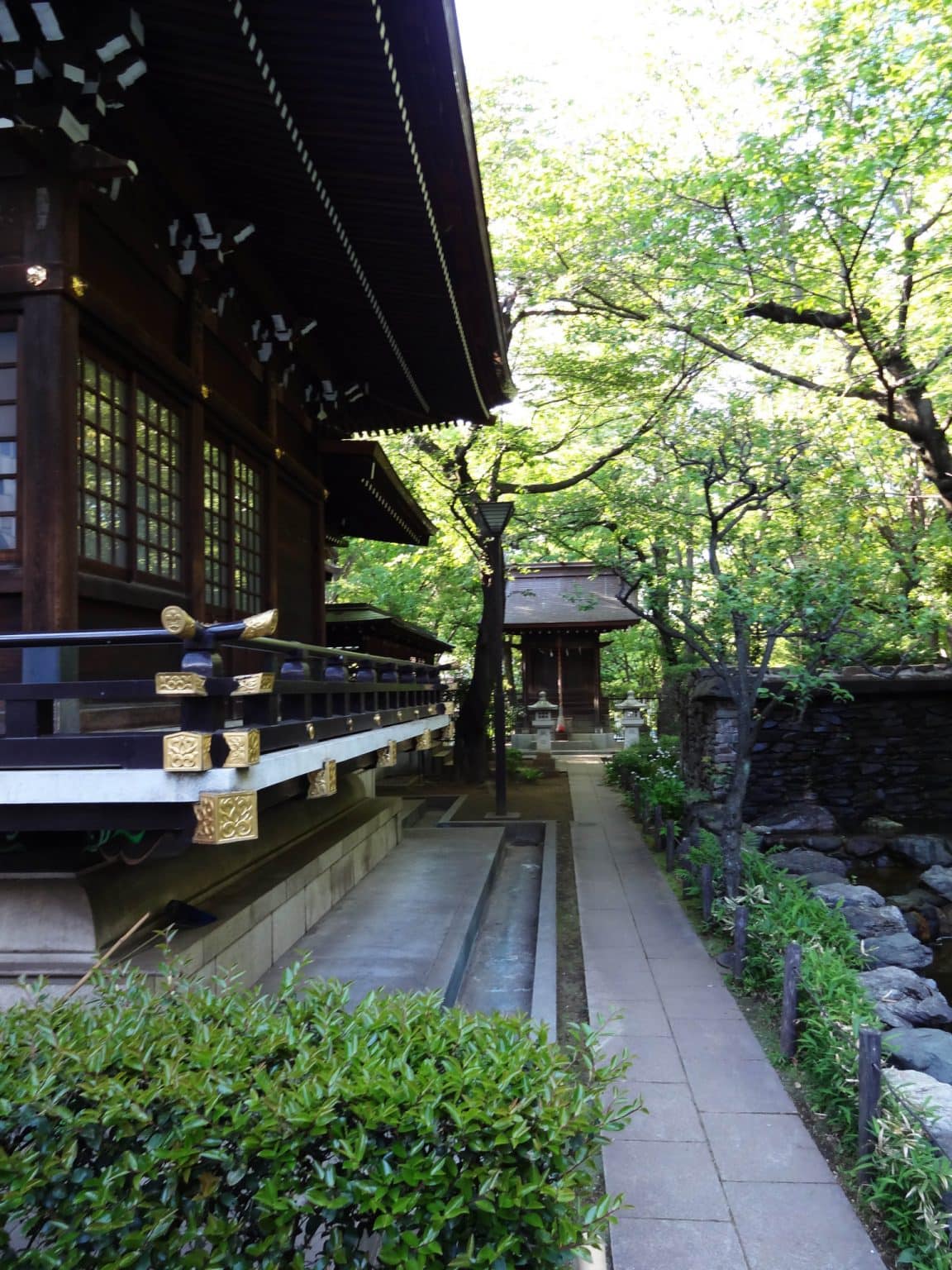 JAPAN - A day in West Tokyo: Skyscrapers & temples – Chris Travel Blog ...