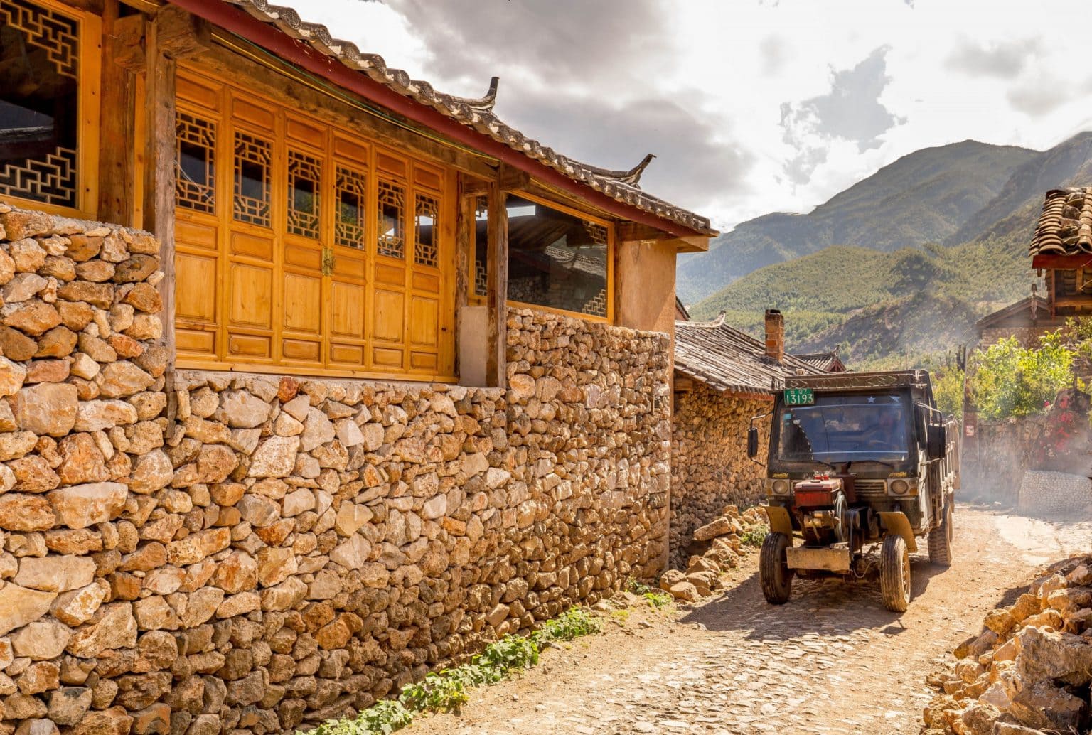 CHINA - Two days in Lijiang old town and outlying small villages ...