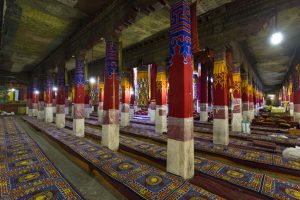 TIBET - Drepung and Sera monastery in Lhasa with monks debating - Chris ...