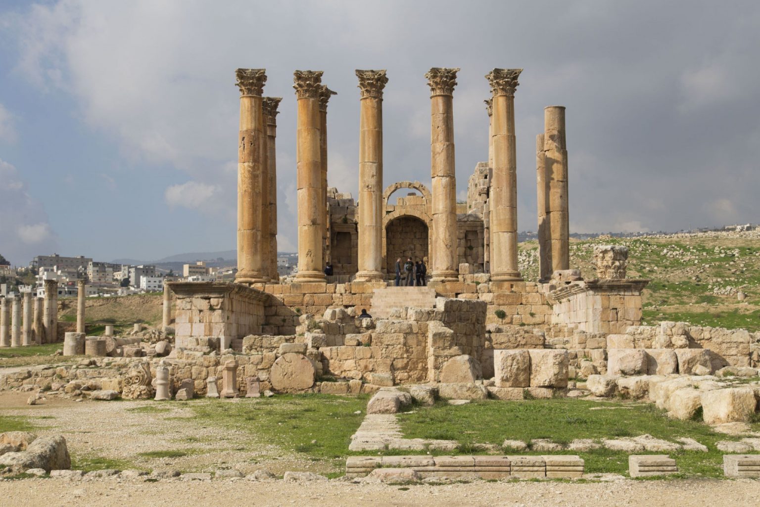 JORDAN - Roman ruins of Jerash, Umm Qais and the Ajlun Castle in a day ...